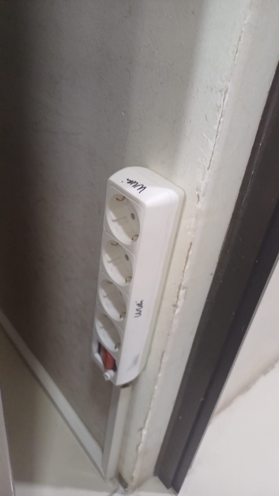 Detail Pengaduan - Kabel colokan listrik yang sudah agak rusak ...